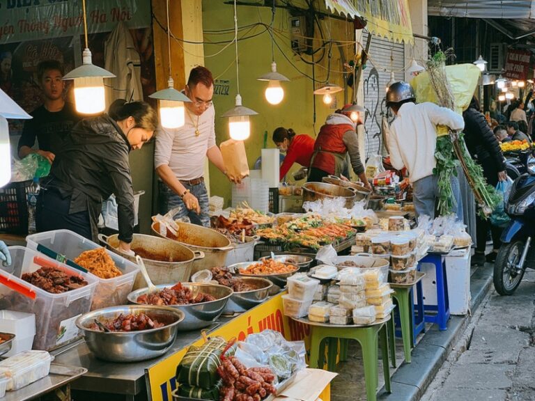 Hanoi Food Streets: 18 Culinary Streets you must definitely try!