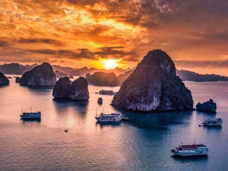 Best time to visit Ha Long Bay (2026) – Month-by-Month Tips